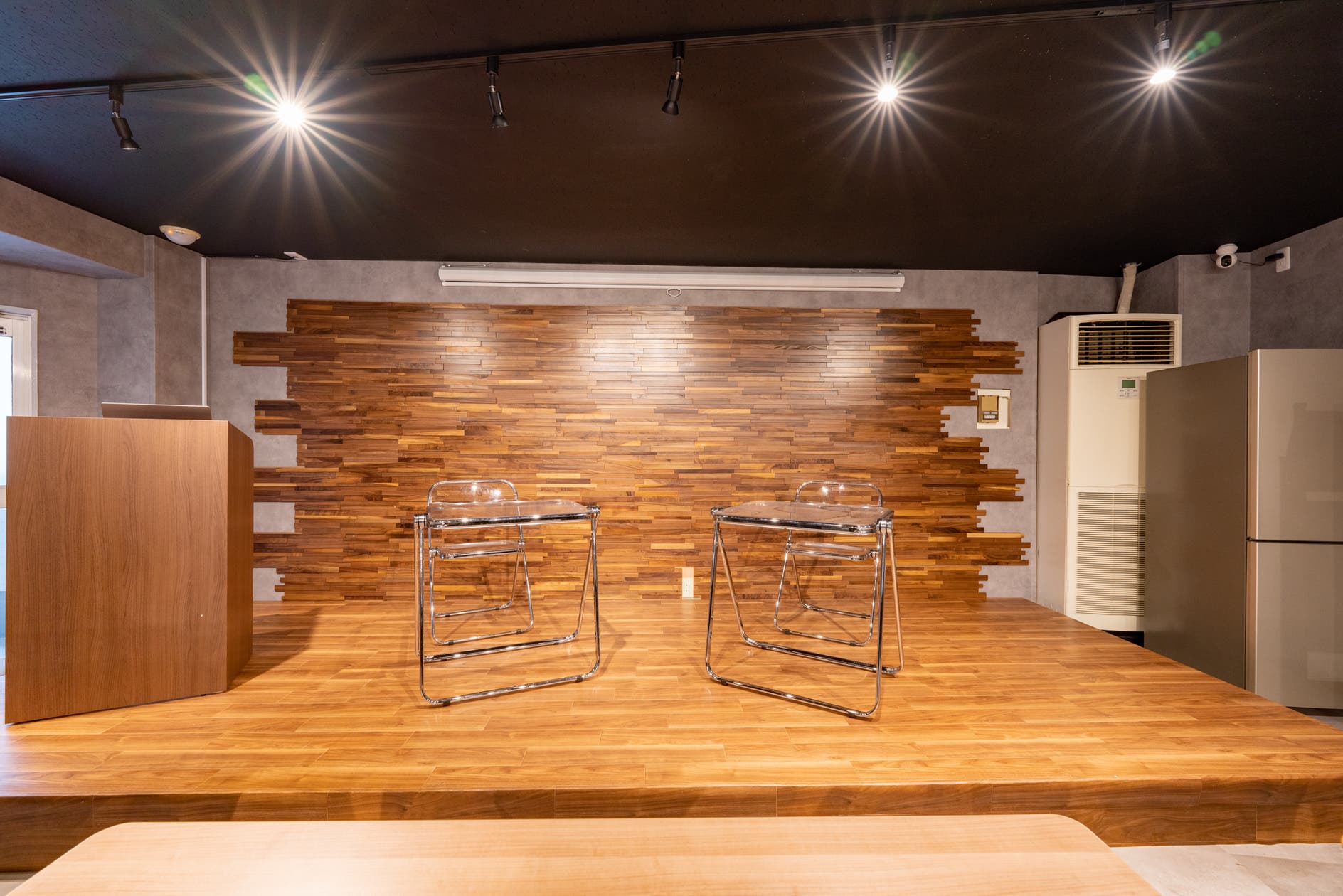 対談用のクリア椅子テーブル（1人掛け2セット）の画像1