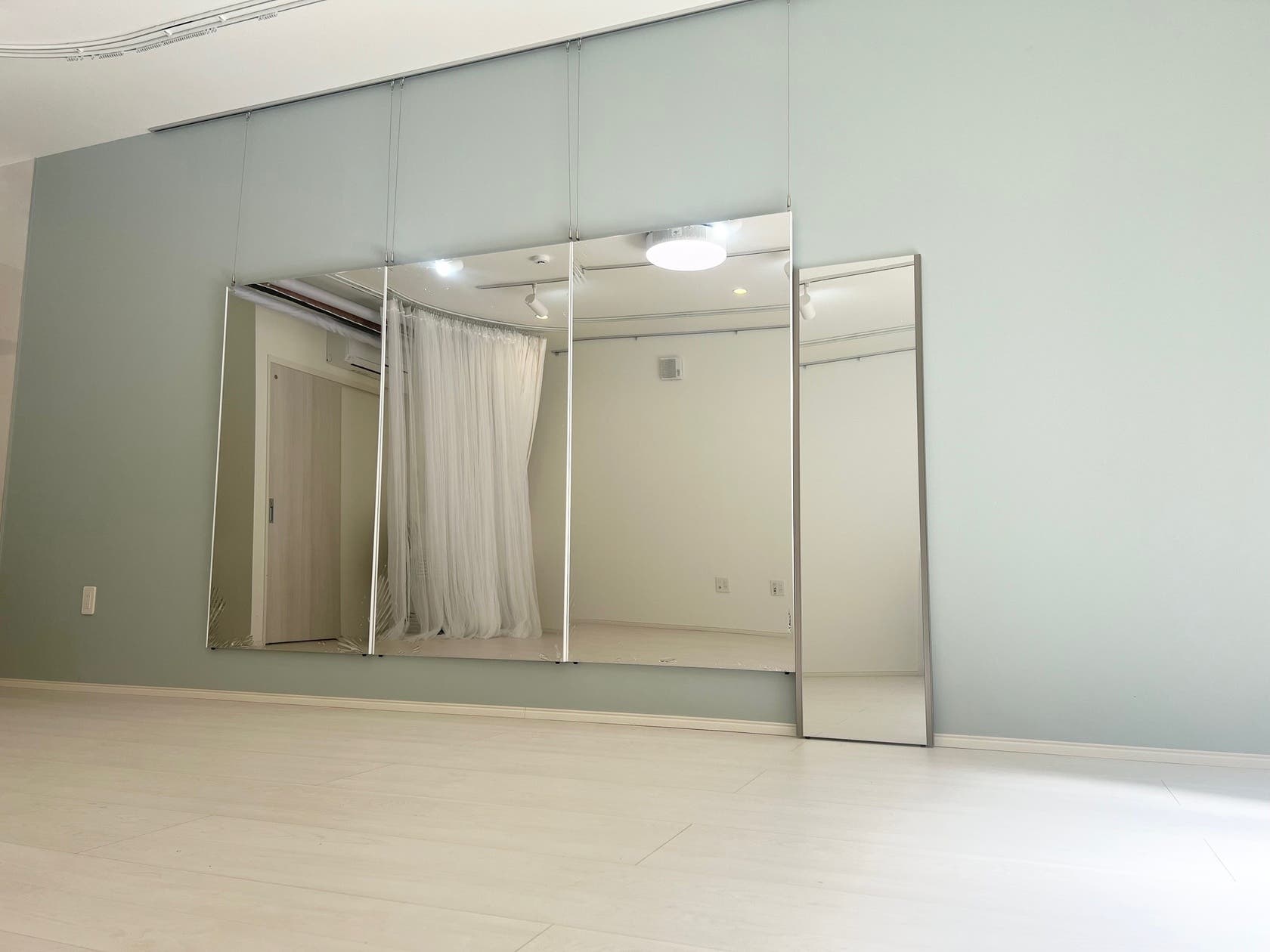 木場駅から徒歩6分。清潔感のあるレンタルスペースです。の写真9