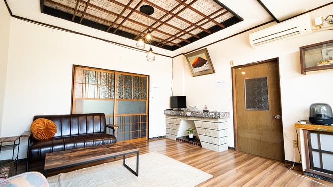 古民家の中の家庭的なキッチンの写真3