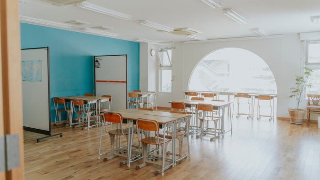 《共有スペースお席の予約ぺージ》コワーキング/作業/勉強/ママ会/打合せ等 3部屋+ホールを自由に利用できますの写真1