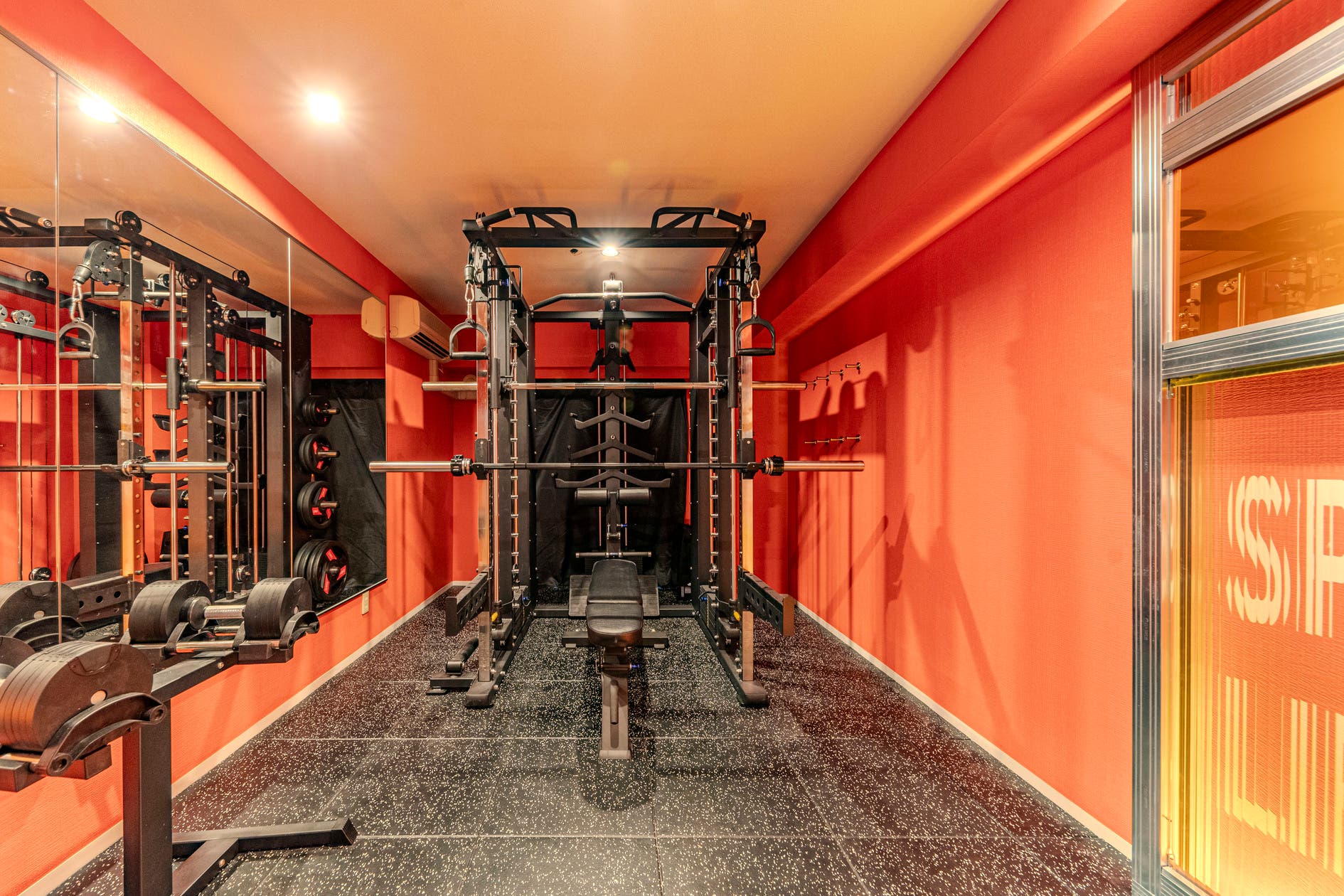 【新宿駅西口徒歩7分】❤️‍🔥空間で“また来たい”をつくる❤️‍🔥｜トレーナーが選ぶNo.1レンタルジム🏋️‍♀️の写真6