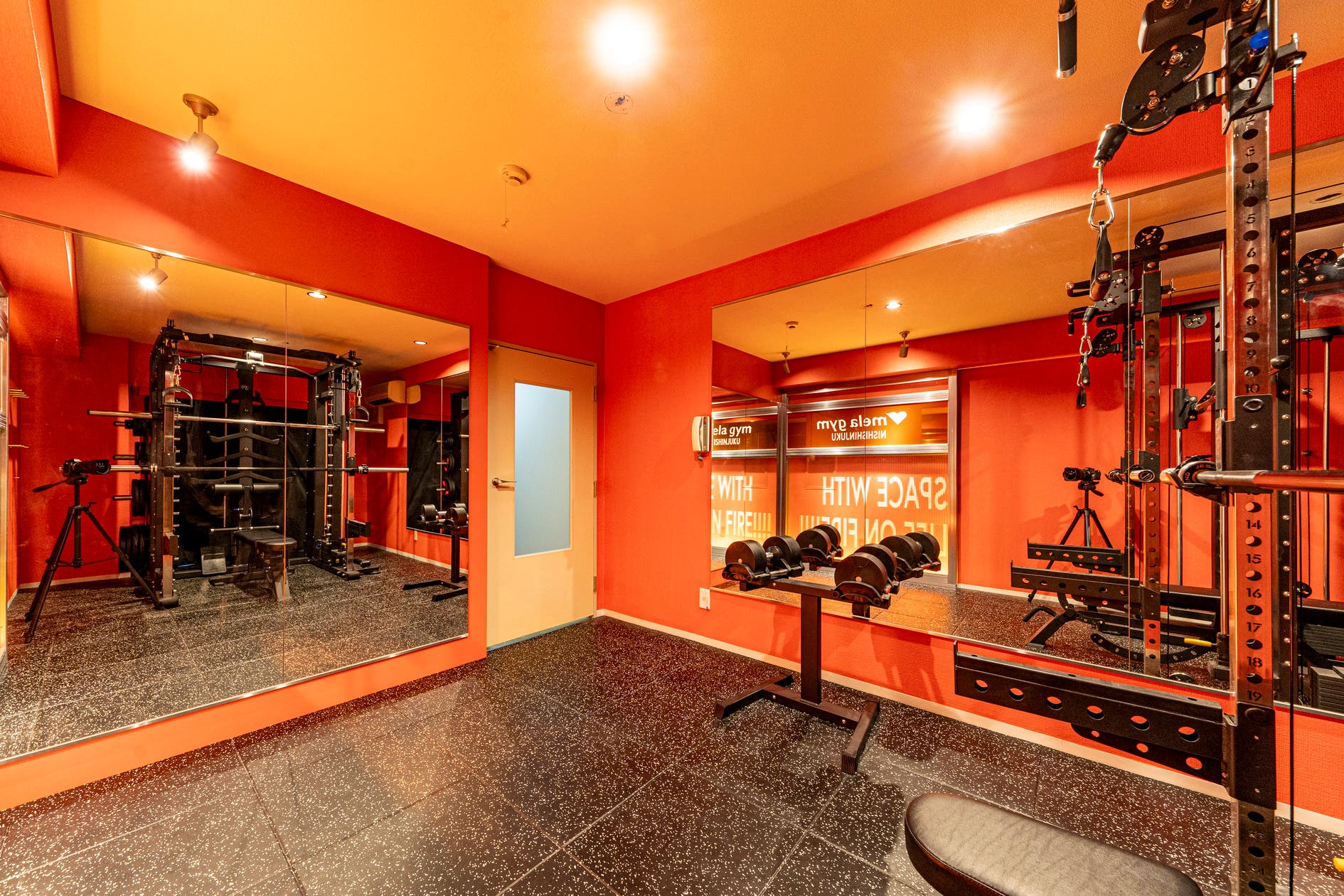 【新宿駅西口徒歩7分】❤️‍🔥空間で“また来たい”をつくる❤️‍🔥｜トレーナーが選ぶNo.1レンタルジム🏋️‍♀️の写真8