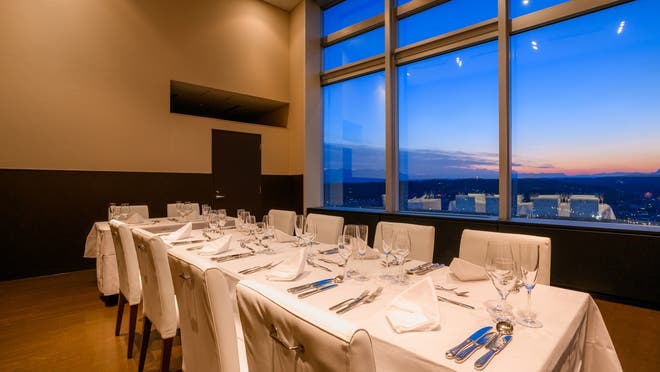 高崎市役所21階 地上100mのレストランの写真2