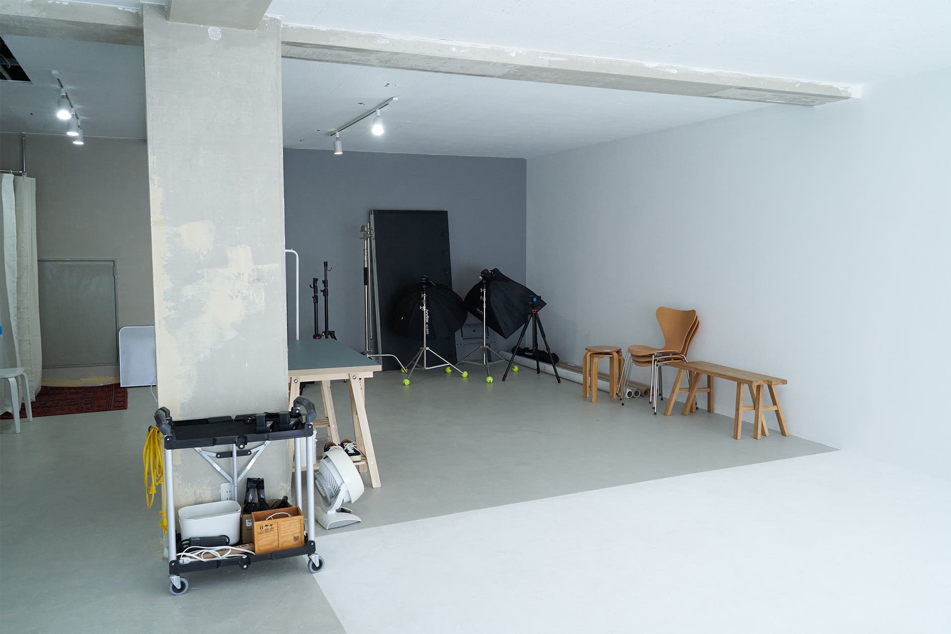 【清澄白河〜錦糸町エリア ※アクセス多数】【90平米】自然光・白ホリ・モルタル床・機材無料貸出しの写真14