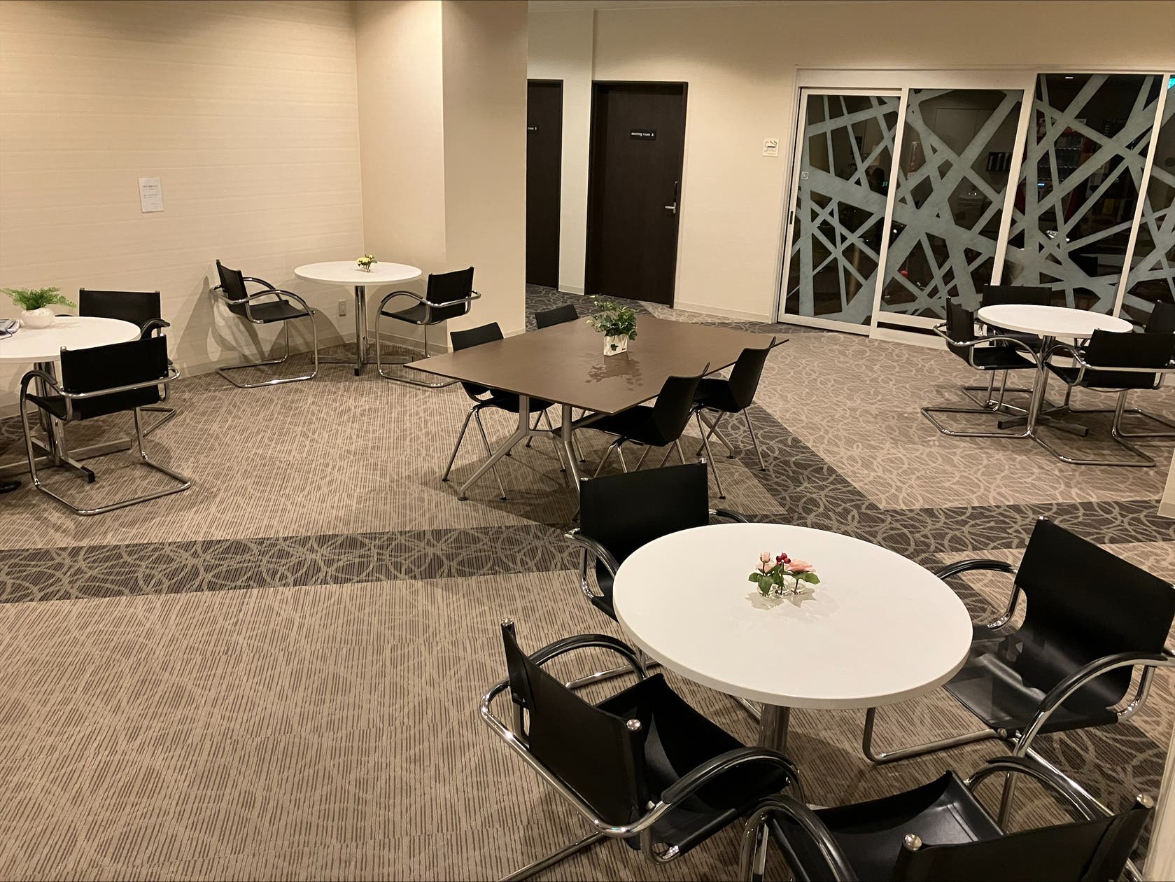 【貸会議室】　北四番丁駅徒歩1分！　4人収容可　wifi・モニター完備　WEB会議やテレワークにの写真5