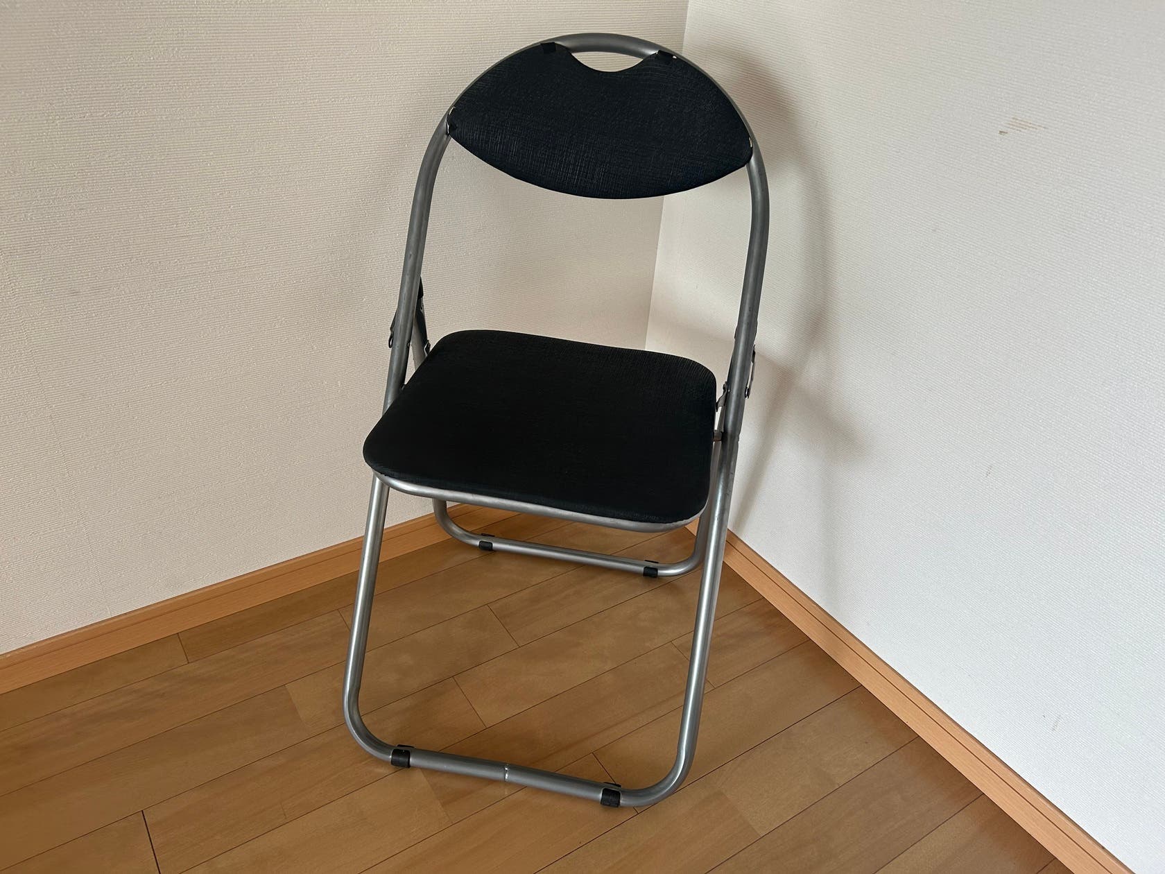 折り畳み椅子の画像1