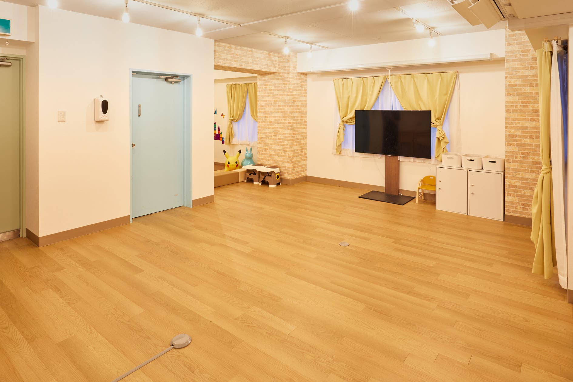 キッズルーム付き子連れ歓迎🌈ﾏﾏ会に最適😍駅徒歩圏内💃夕方以降大人のみの利用も歓迎🌿の写真13