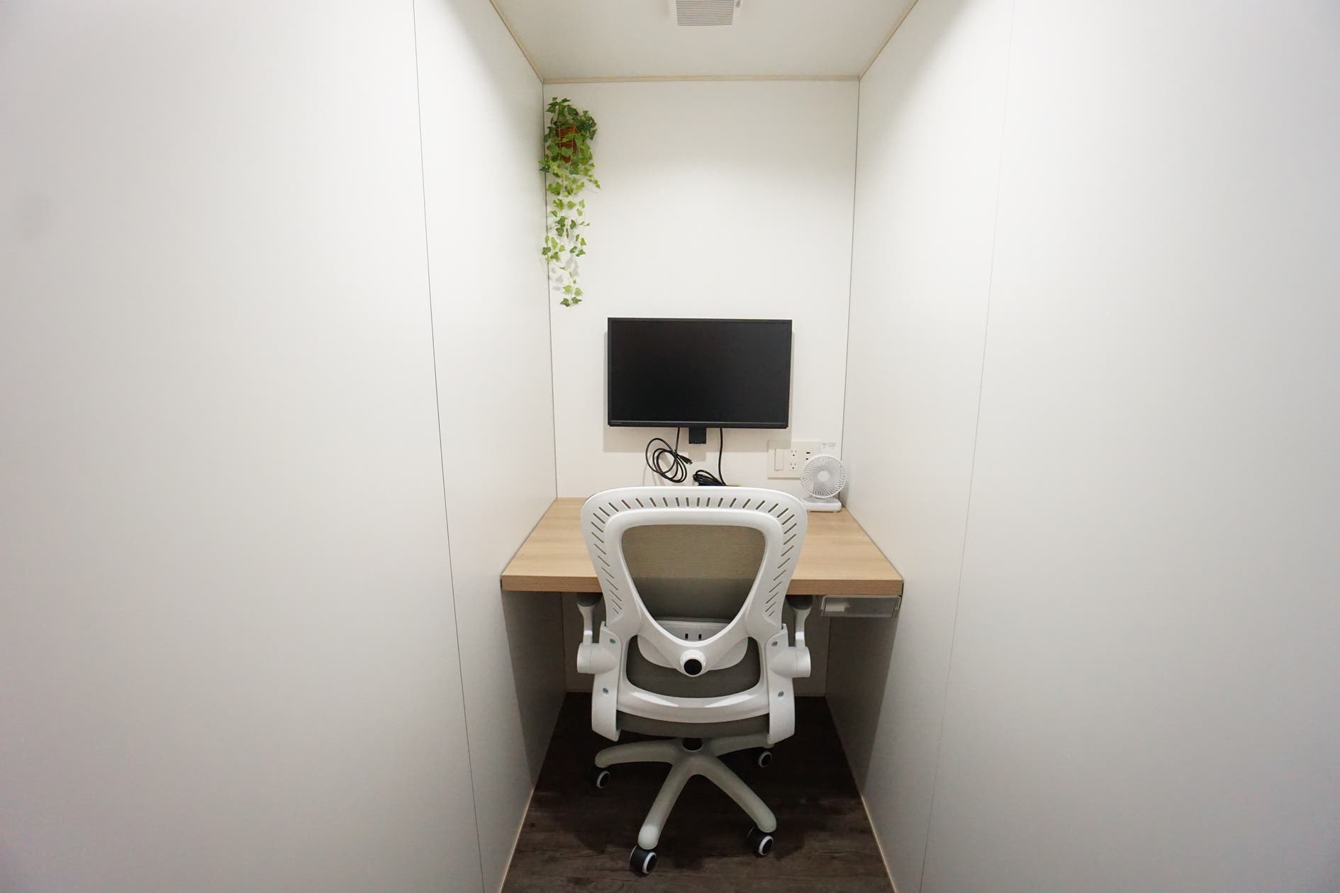 ＜PaO Work 西新宿No.3＞都庁・ワシントンホテルすぐ！個室ブース💼光Wi-Fi/モニター/テレワーク/面接/自習/作業の写真8