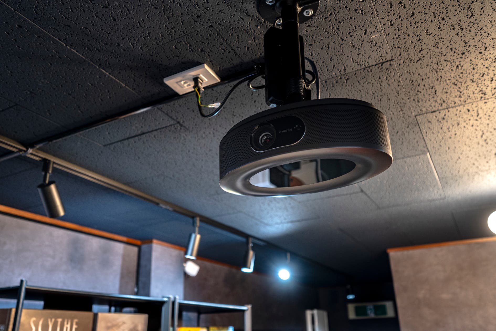 📹プロジェクター（Anker Nebula Cosmos）	の画像1