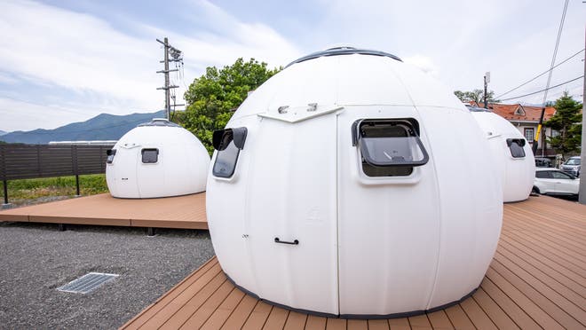 【広々ダイニングテーブルで食事会、作業に最適】【無料高速Wi-Fi】【ドームハウス1基貸し切り、完全個室のレンタルスペースの写真2