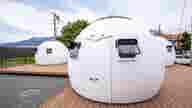 【広々ダイニングテーブルで食事会、作業に最適】【無料高速Wi-Fi】【ドームハウス1基貸し切り、完全個室のレンタルスペースの写真2