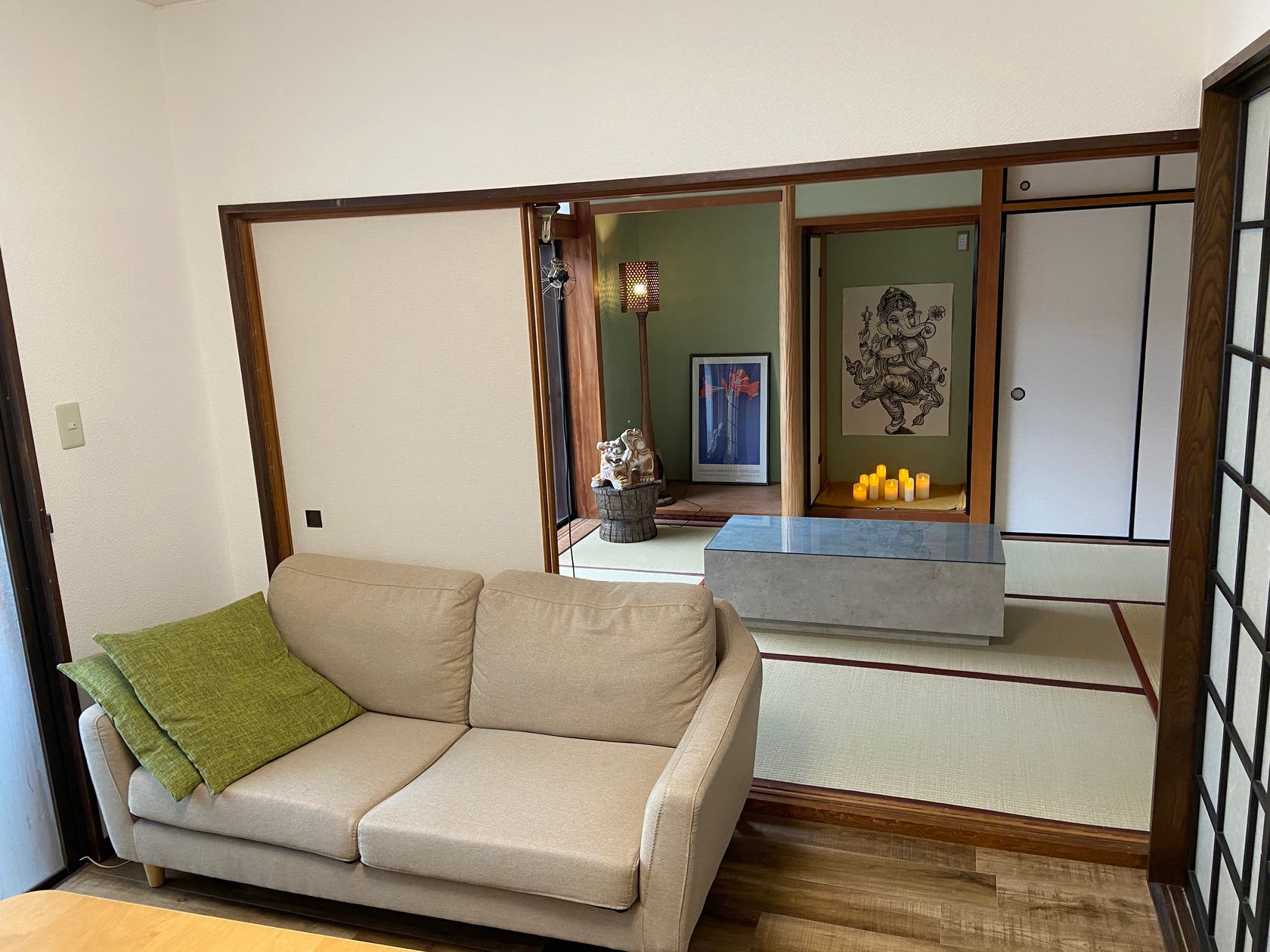 150㎡の広々とした一戸建を一組で貸切。BARカウンター,ソファ,キッチン,和室あり。パーティー,研修や個人/家族で観光の休憩にの写真5