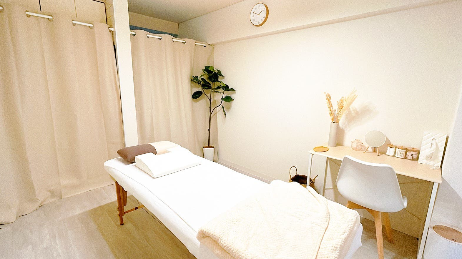 麻布十番駅から徒歩3分｜エステ / アロマ / 整体 / 各種マッサージ / 鍼灸 / ヨガ /ストレッチに◉の写真4