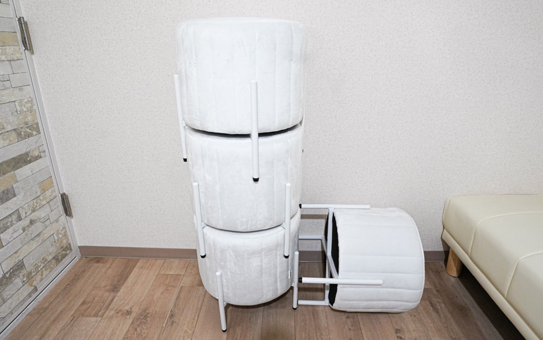 ⑩ラウンドスツール（5脚）の画像1