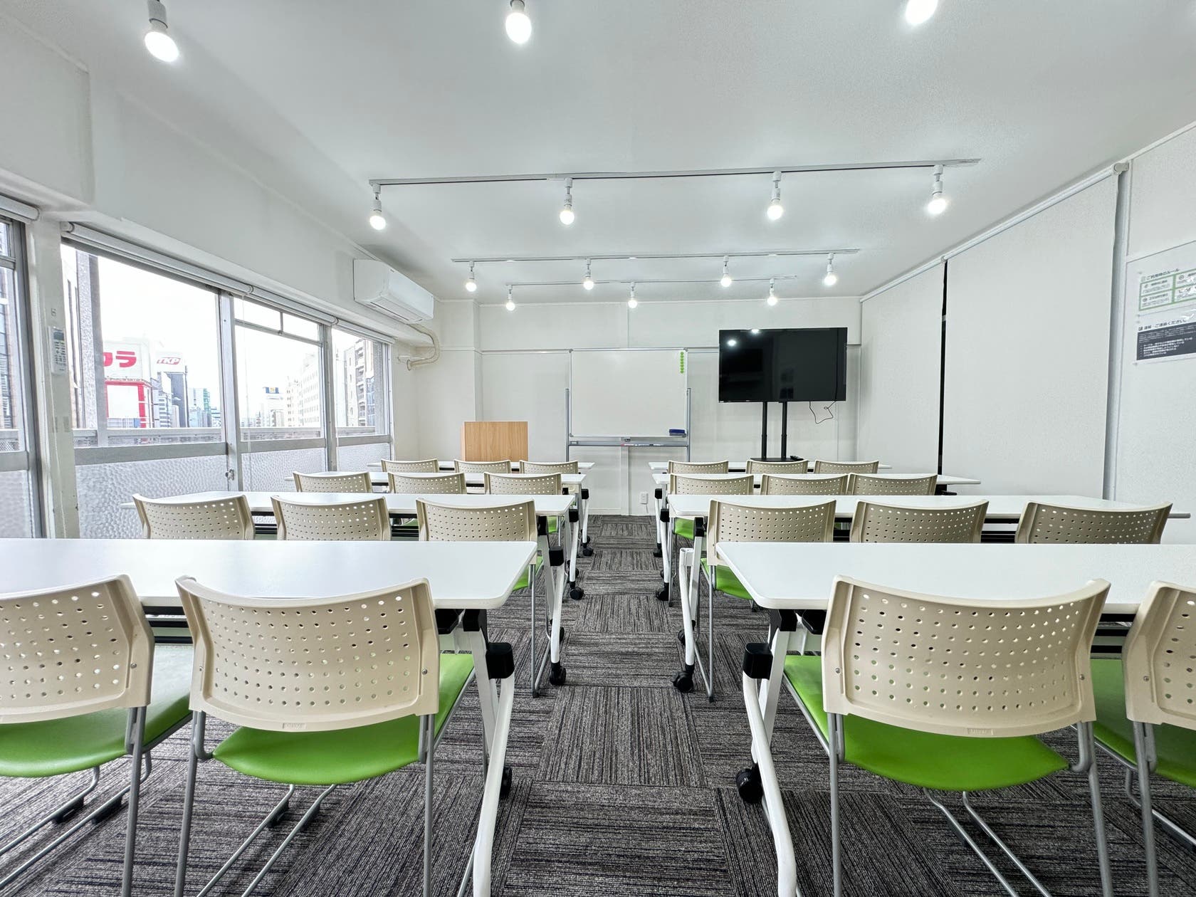 ＼新規オープン／◆お気軽会議室博多東oro◆🎯博多筑紫口徒歩3分🎯31人収容/無料wifi/完全個室の写真1