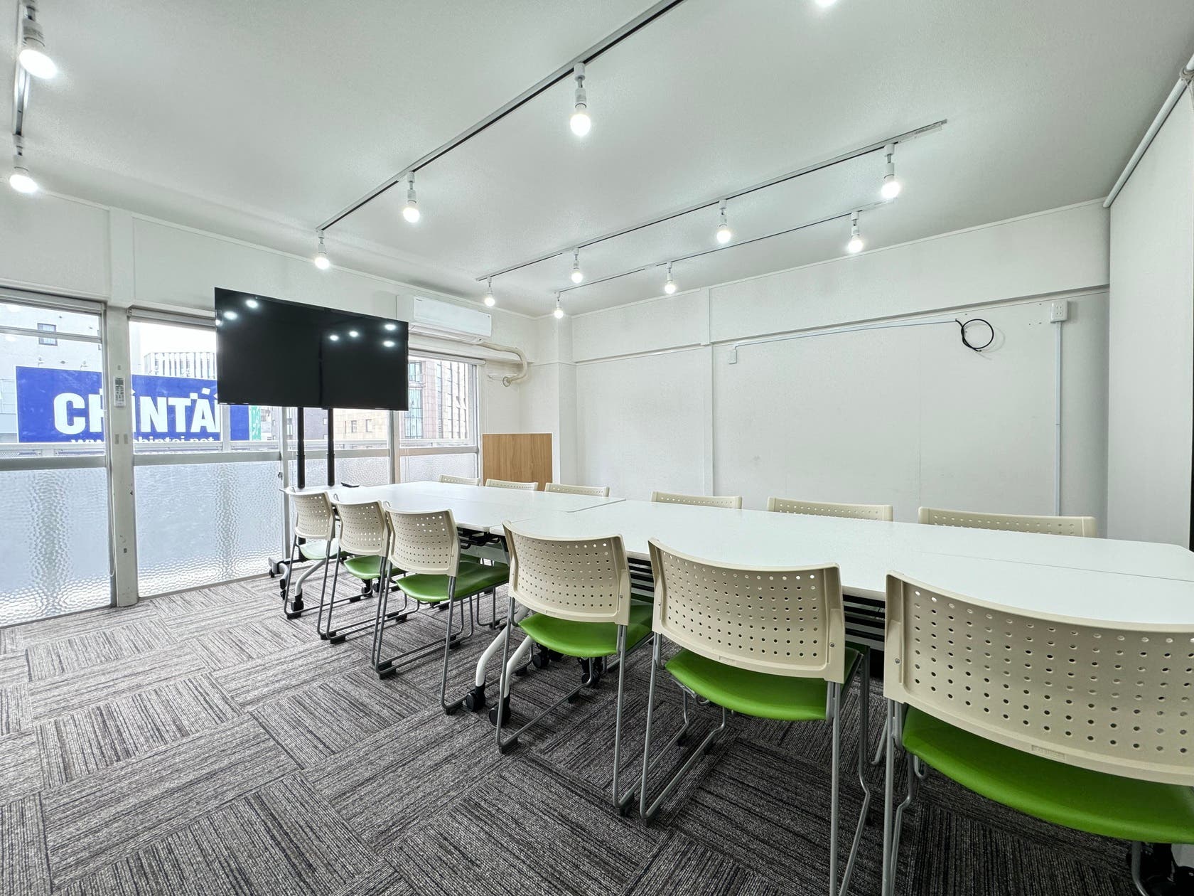 ＼新規オープン／◆お気軽会議室博多東oro◆🎯博多筑紫口徒歩3分🎯31人収容/無料wifi/完全個室の写真4