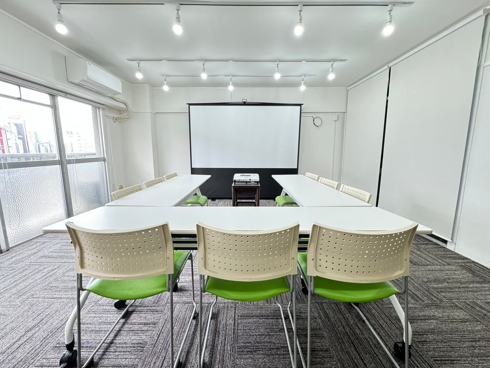 ＼新規オープン／◆お気軽会議室博多東oro◆🎯博多筑紫口徒歩3分🎯31人収容/無料wifi/完全個室の写真6