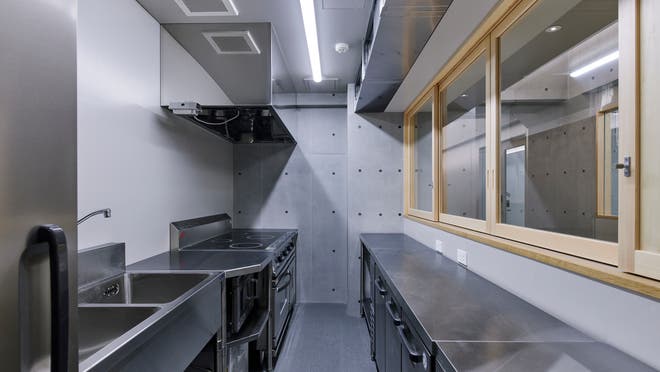 4駅6路線が利用できる利便性抜群の製造許可付きレンタルキッチンの写真1