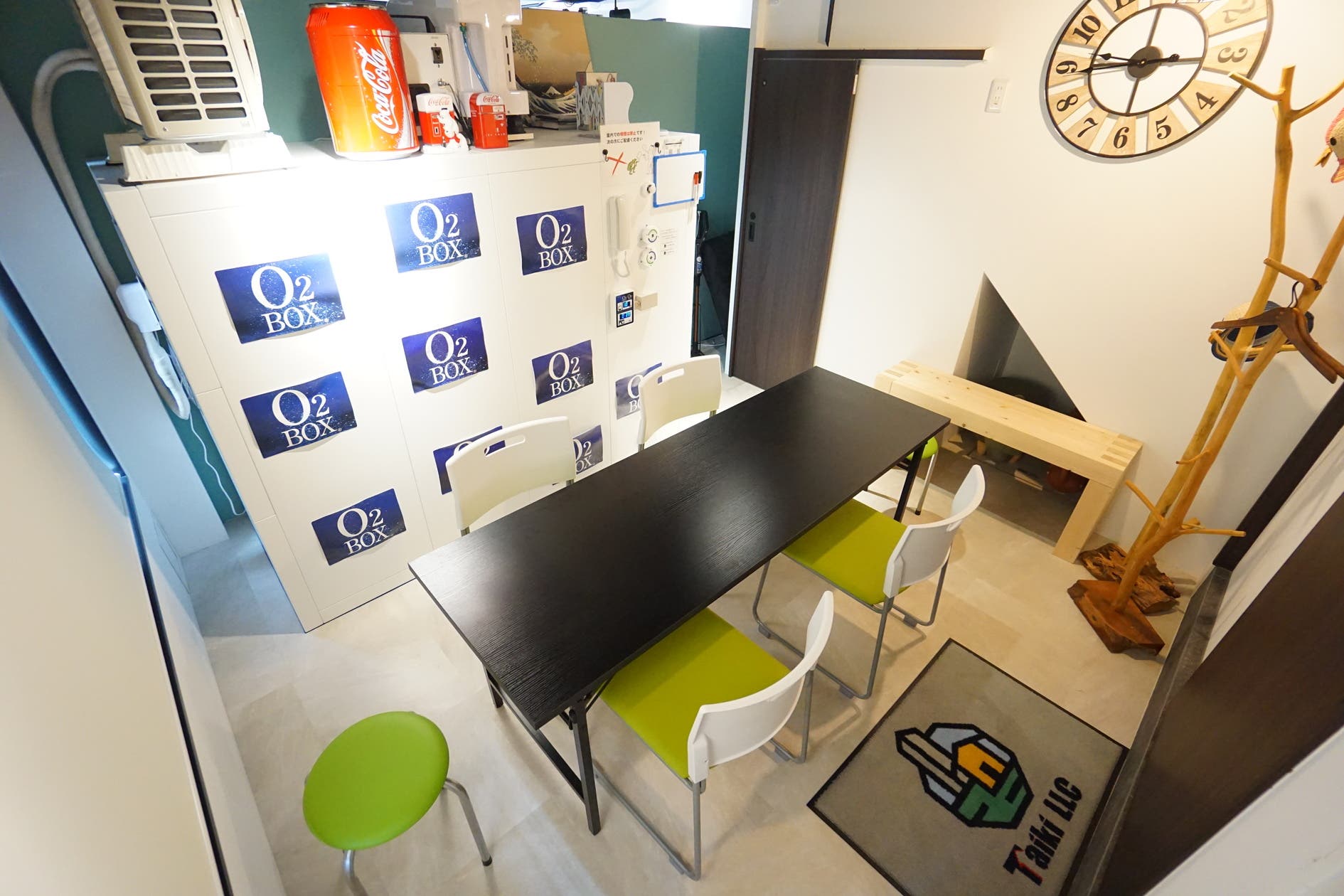 ＜初台エアポ＞初台駅徒歩5分🚃光回線Wi-Fi📶24時間営業⏰会議/打ち合わせ/Zoom/ボドゲ/撮影/作業/ワークショップの写真1