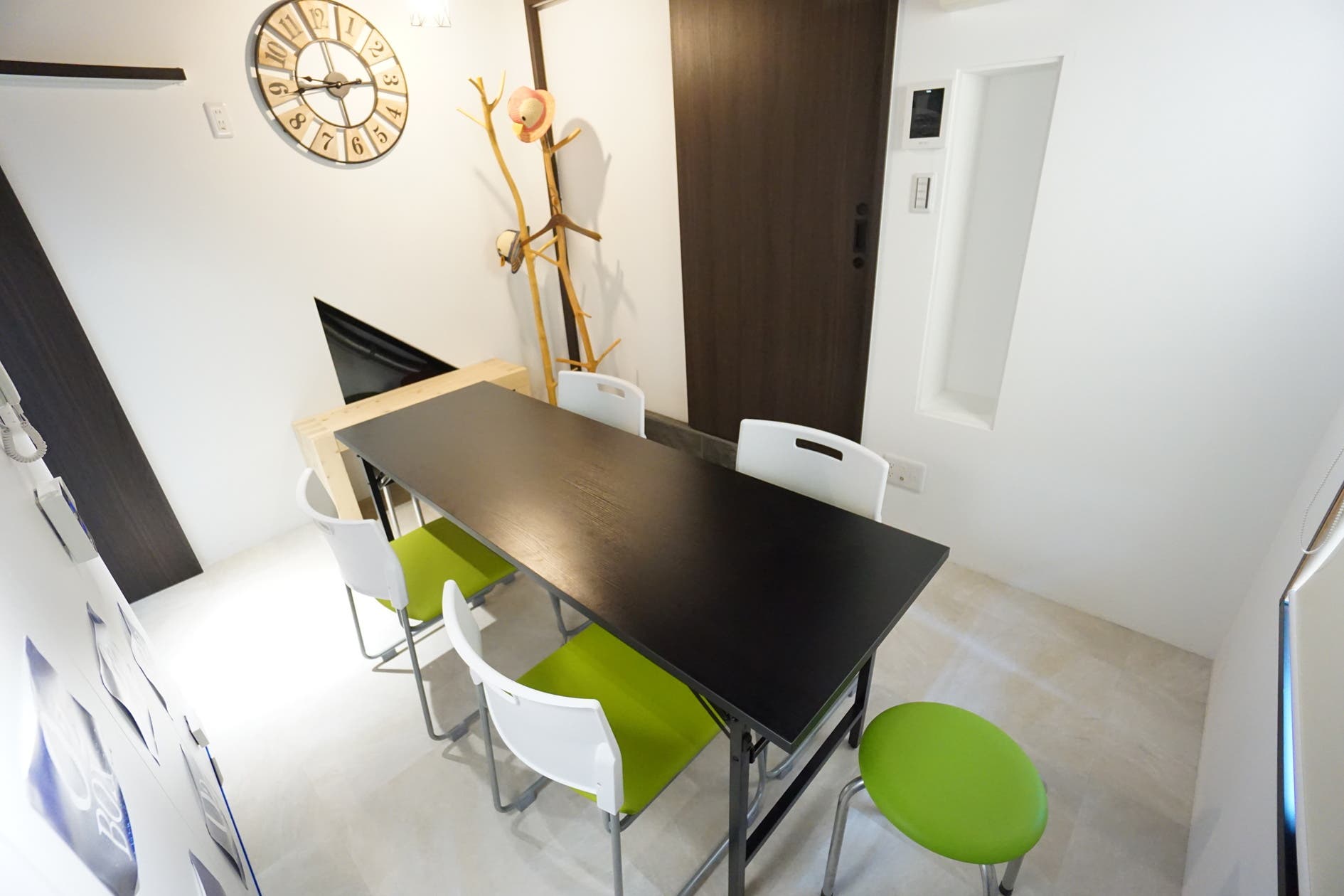 ＜初台エアポ＞初台駅徒歩5分🚃光回線Wi-Fi📶24時間営業⏰会議/打ち合わせ/Zoom/ボドゲ/撮影/作業/ワークショップの写真4