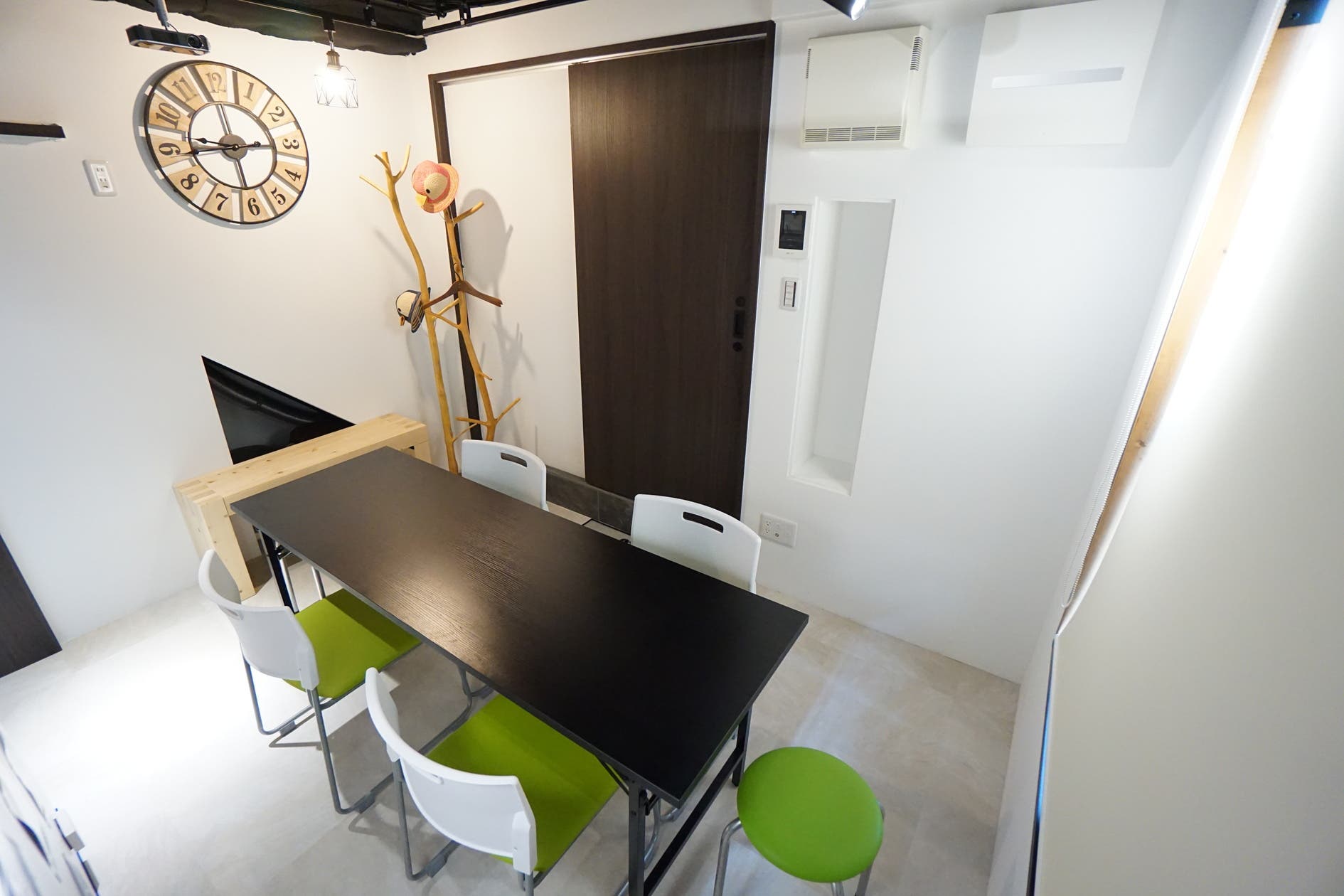 ＜初台エアポ＞初台駅徒歩5分🚃光回線Wi-Fi📶24時間営業⏰会議/打ち合わせ/Zoom/ボドゲ/撮影/作業/ワークショップの写真6