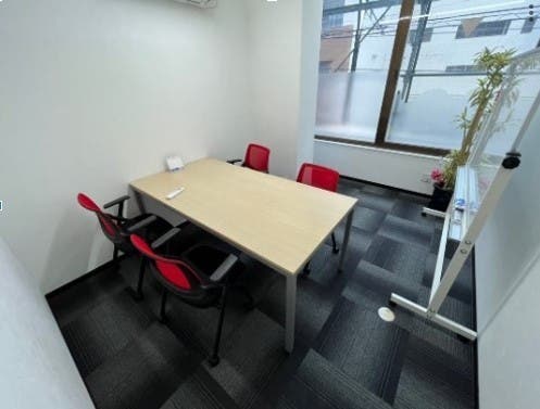 お手軽に★谷町9丁目駅から徒歩5分の小会議室の写真1