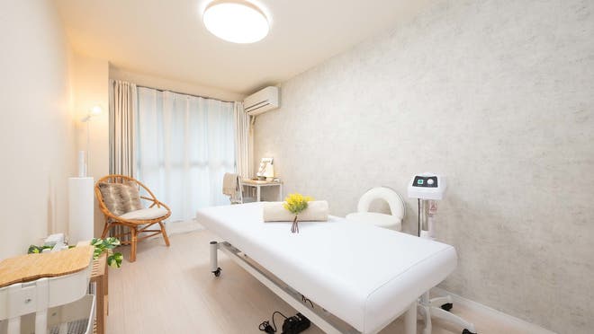 【三軒茶屋駅出口6分】完全個室のプライベートサロン|電動昇降ベッドと調光ライトが大好評|清潔感◎|セラピストが選ぶ癒し空間🌿の写真1