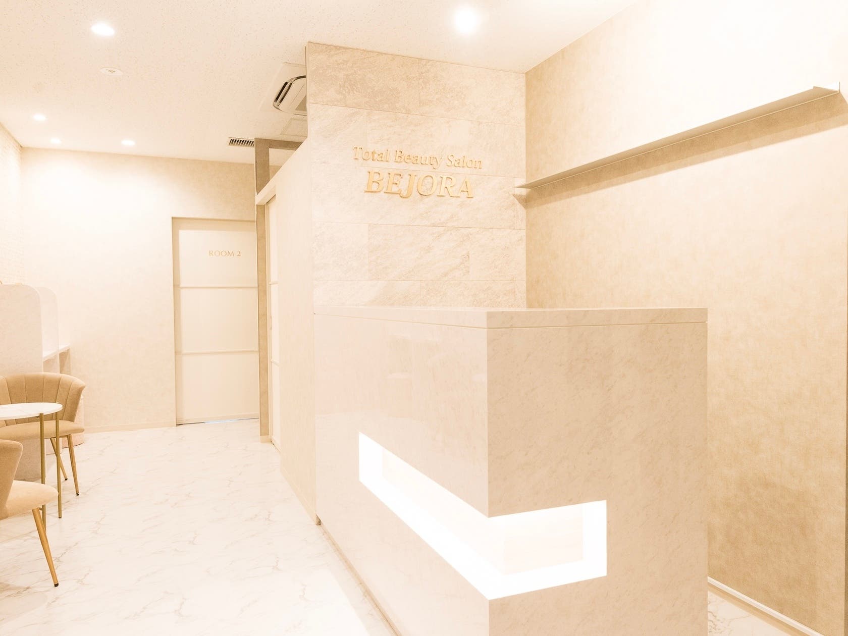 銀座メイン通り『銀座一丁目駅』目の前！お客様に喜ばれる落ち着いた広々個室スペース。整体やエステ、マッサージにおすすめ。設備充実の写真6