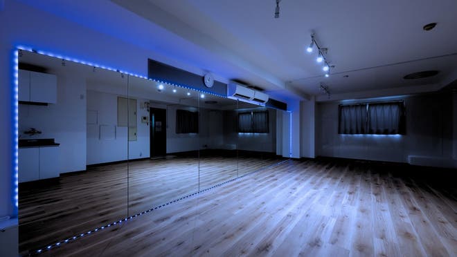 広々52㎡✨16~17人踊れるフルリフォーム済み超綺麗なスタジオ💃ヨガマット完備でレッスンにも最適✨の写真3