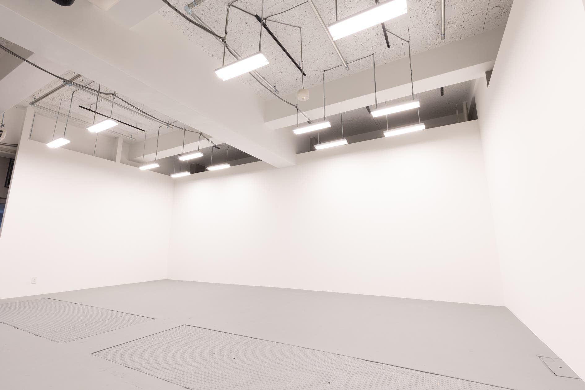 機材は無料貸し出し！控室最大5部屋！神楽坂にある使い勝手抜群の白壁スタジオの写真2