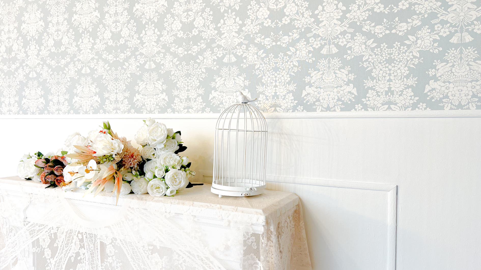 🎄クリスマスコス🪅ゴシック👠×白家具×ゲーミングブース🚥｜メイク＆更衣室完備｜撮影機材無料｜ヴェール秋葉原[30]の写真15