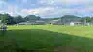 天然芝で遊べる! 旧鮎河小学校グラウンドの写真2