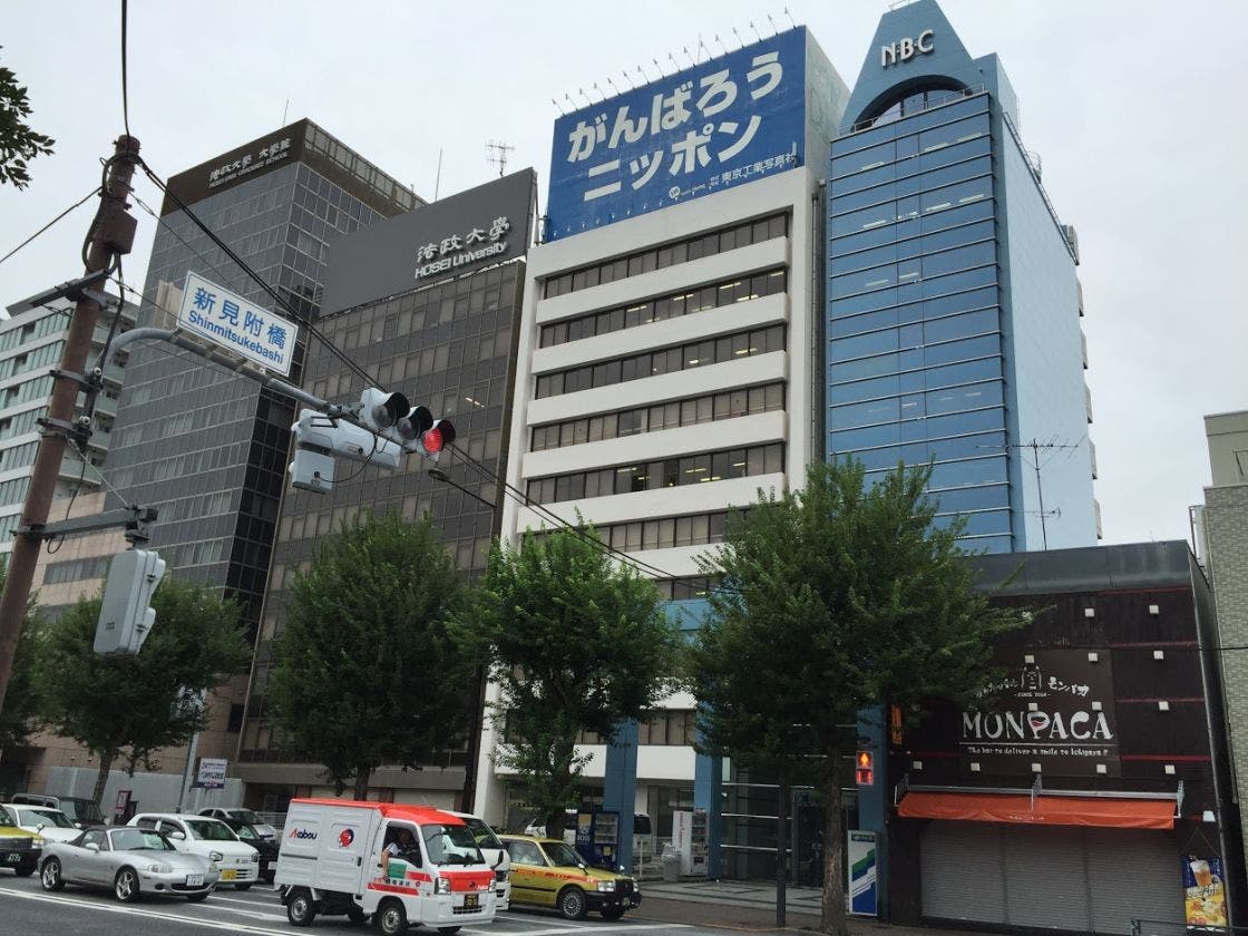 【市ヶ谷】緑の見える高級感のある貸会議室/大会議室(標準32名・最大48名)の写真3