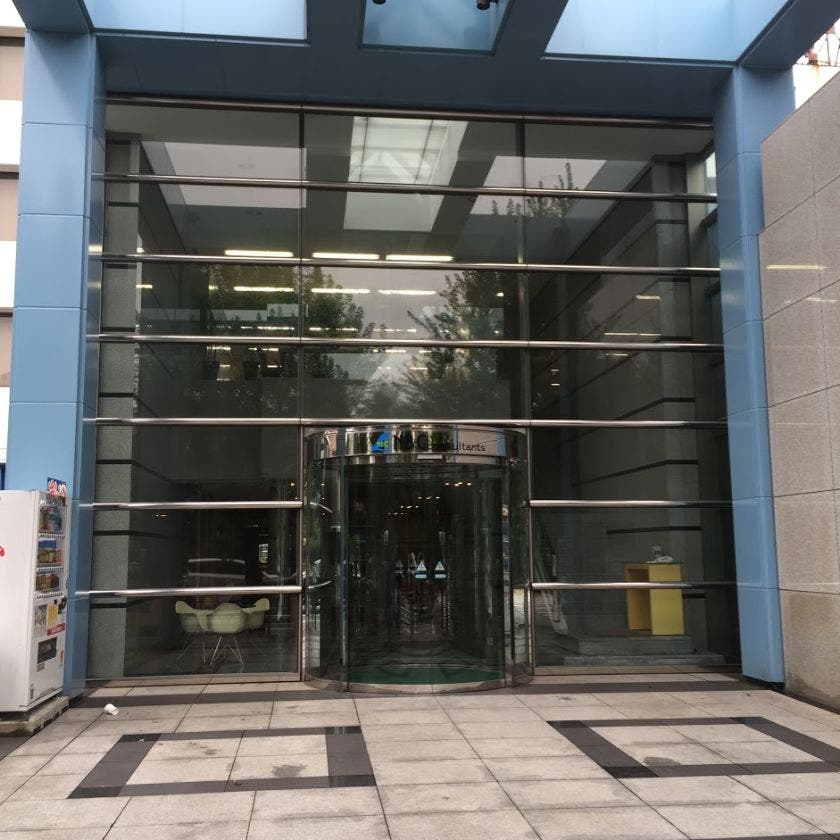 【市ヶ谷】緑の見える高級感のある貸会議室/大会議室(標準32名・最大48名)の写真4