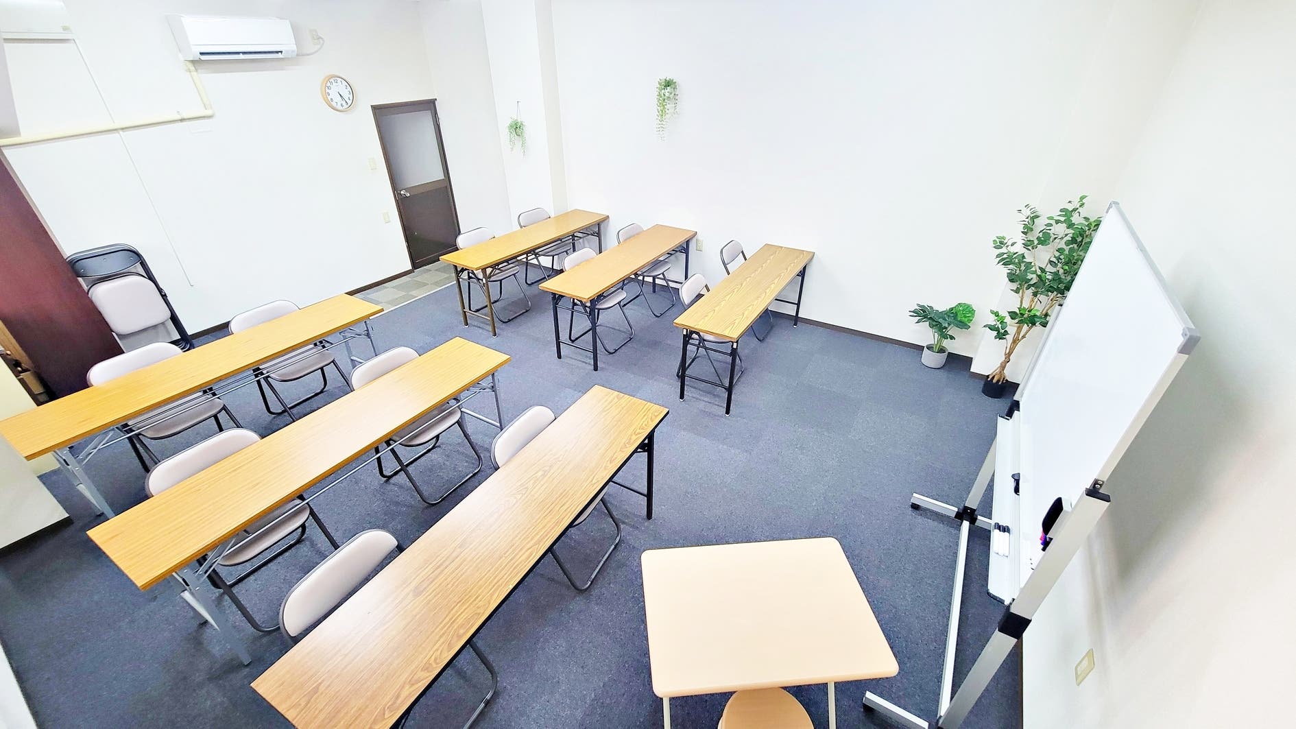 富山駅から7分の会議室【カリマ富山駅前会議室】🔴1時間から気軽に予約🟢セミナー、研修、打ち合わせ、会議、イベント等にの写真7