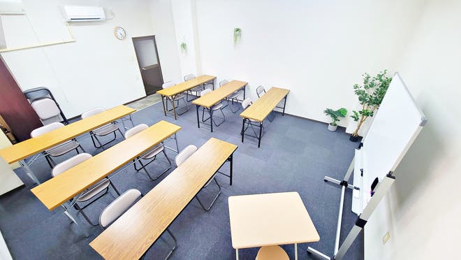 富山駅から7分の会議室【カリマ富山駅前会議室】🔴1時間から気軽に予約🟢セミナー、研修、打ち合わせ、会議、イベント等にの写真7