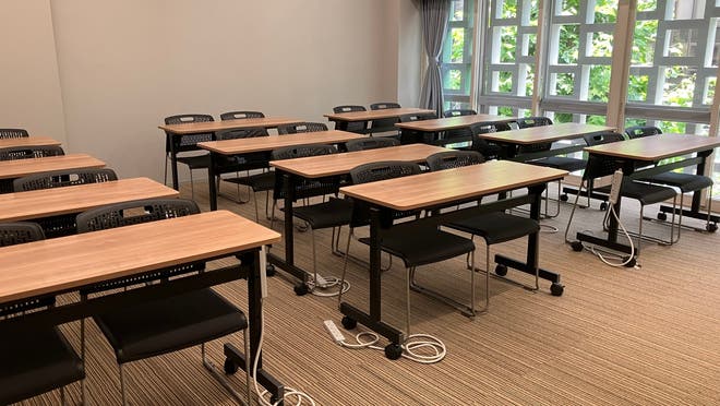 【24名利用可♪港区・赤坂のセミナールーム】溜池山王駅徒歩3分!防音・設備充実のセミナールーム貸スペースペチャクチャRoom4の写真2