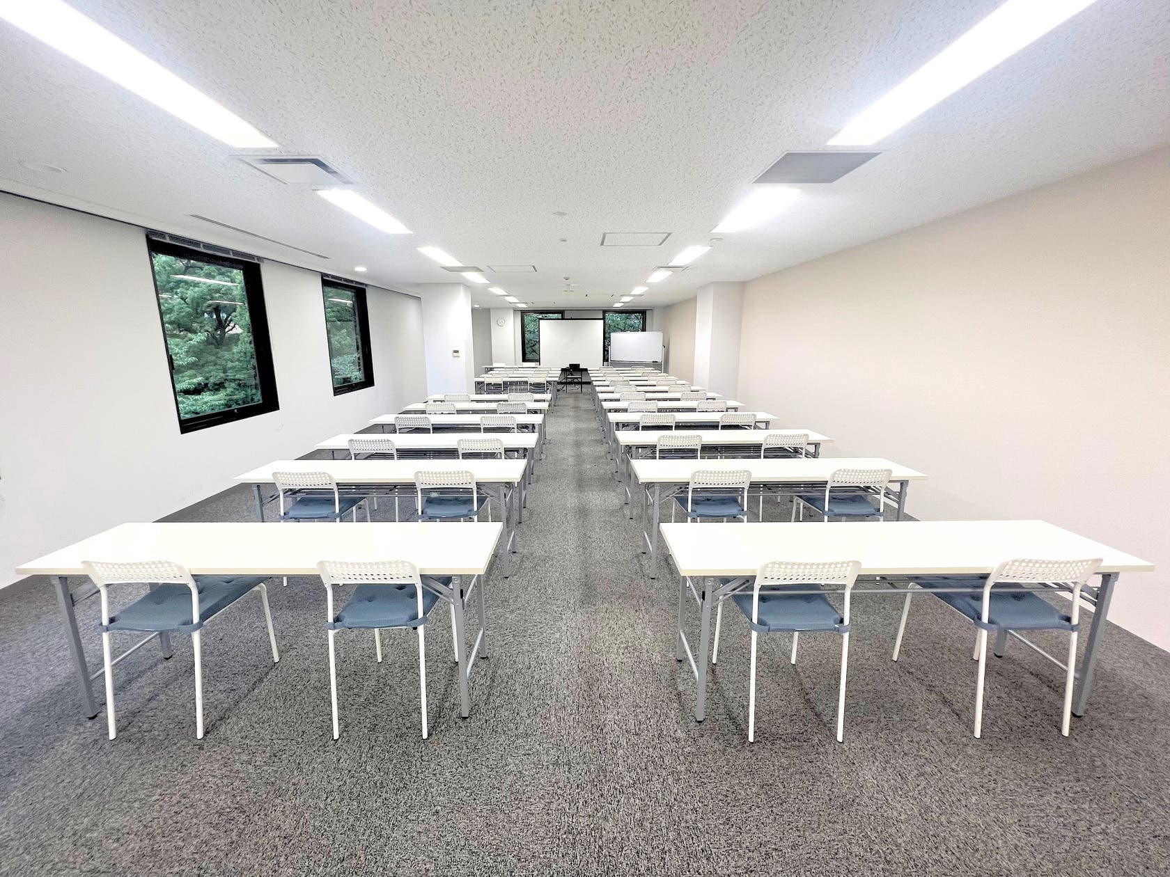 ⭐NEW⭐【六本木一丁目駅徒歩5分】無料備品多数☆会議・研修・試験会場・WEBセミナー・ZOOM快適ビジネス仕様！2階C会議室の写真2