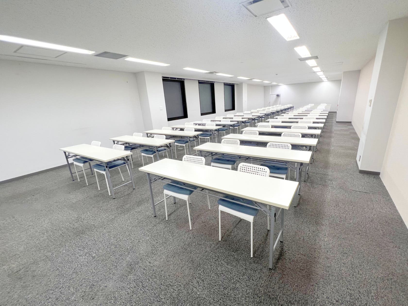 ⭐NEW⭐【六本木一丁目駅徒歩5分】無料備品多数☆会議・研修・試験会場・WEBセミナー・ZOOM快適ビジネス仕様！2階D会議室の写真2