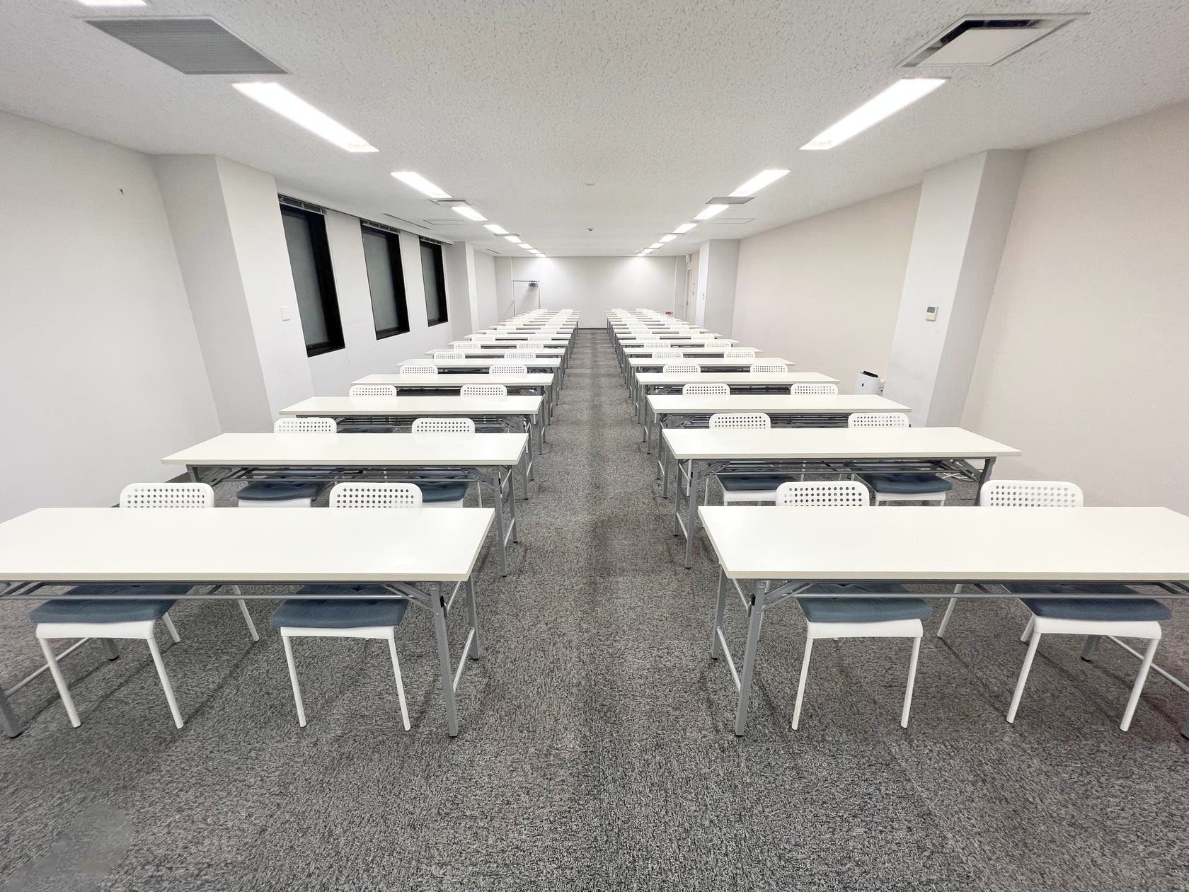 ⭐NEW⭐【六本木一丁目駅徒歩5分】無料備品多数☆会議・研修・試験会場・WEBセミナー・ZOOM快適ビジネス仕様！2階D会議室の写真4