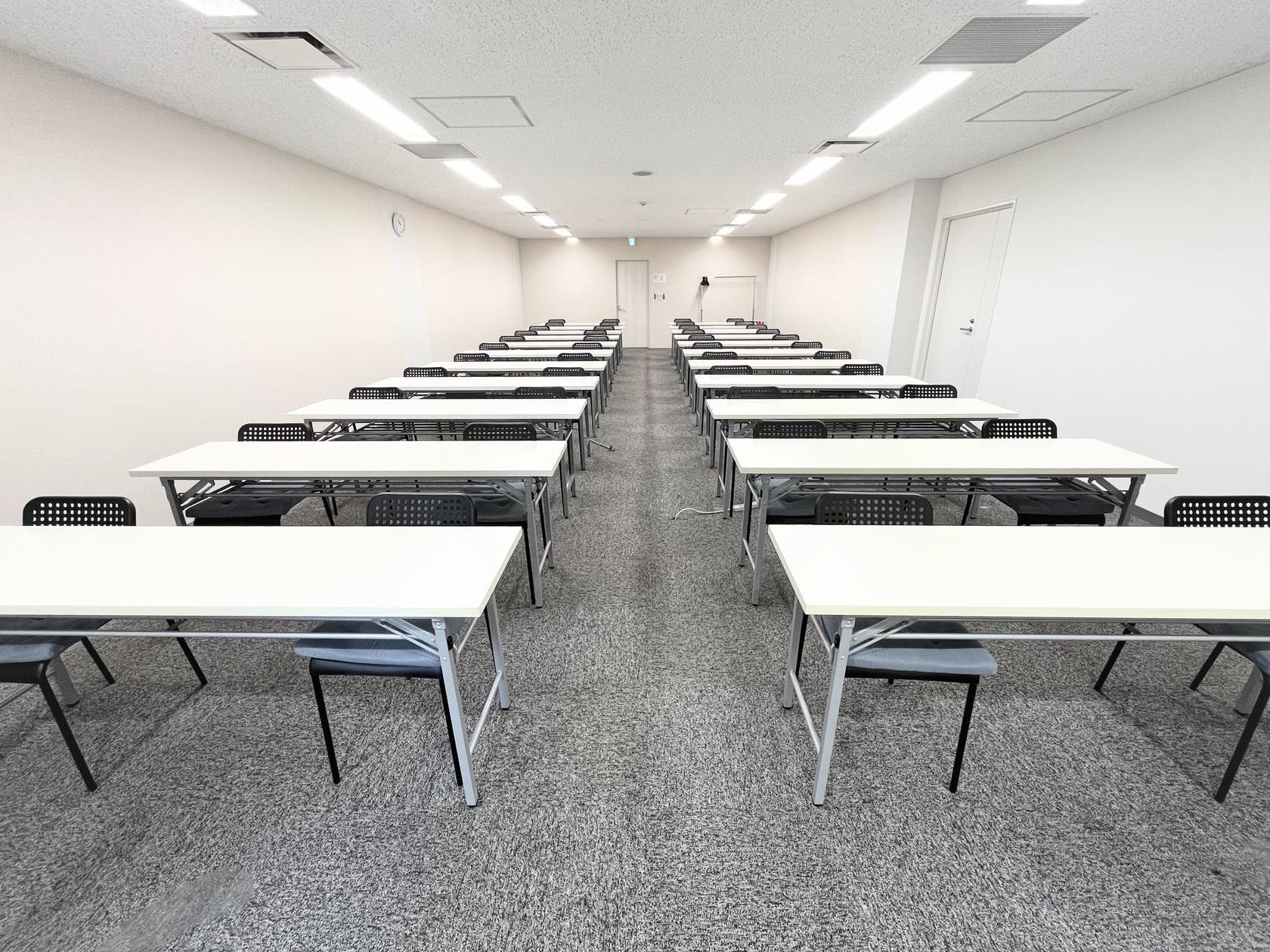 ⭐NEW⭐【六本木一丁目駅徒歩5分】無料備品多数☆会議・研修・試験会場・WEBセミナー・ZOOM快適ビジネス仕様！2階I会議室の写真1