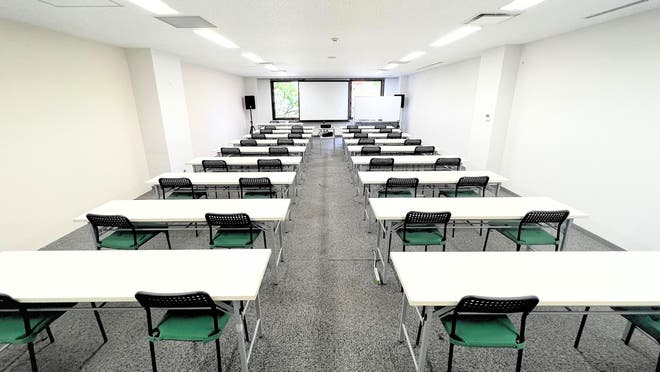 ⭐NEW⭐【六本木一丁目駅徒歩5分】無料備品多数☆会議・研修・試験会場・WEBセミナー・ZOOM快適ビジネス仕様!2階M会議室の写真3