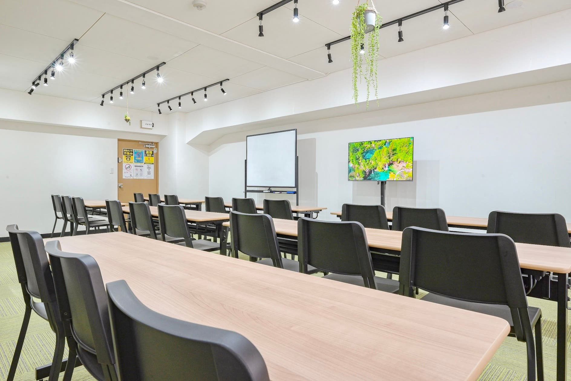 🥳新大阪駅3分〈COCO会議室新大阪〉駅近最大30名/セミナー/貸し会議室/ビジネス&amp;懇親会&amp;撮影/当日予約OKの写真4