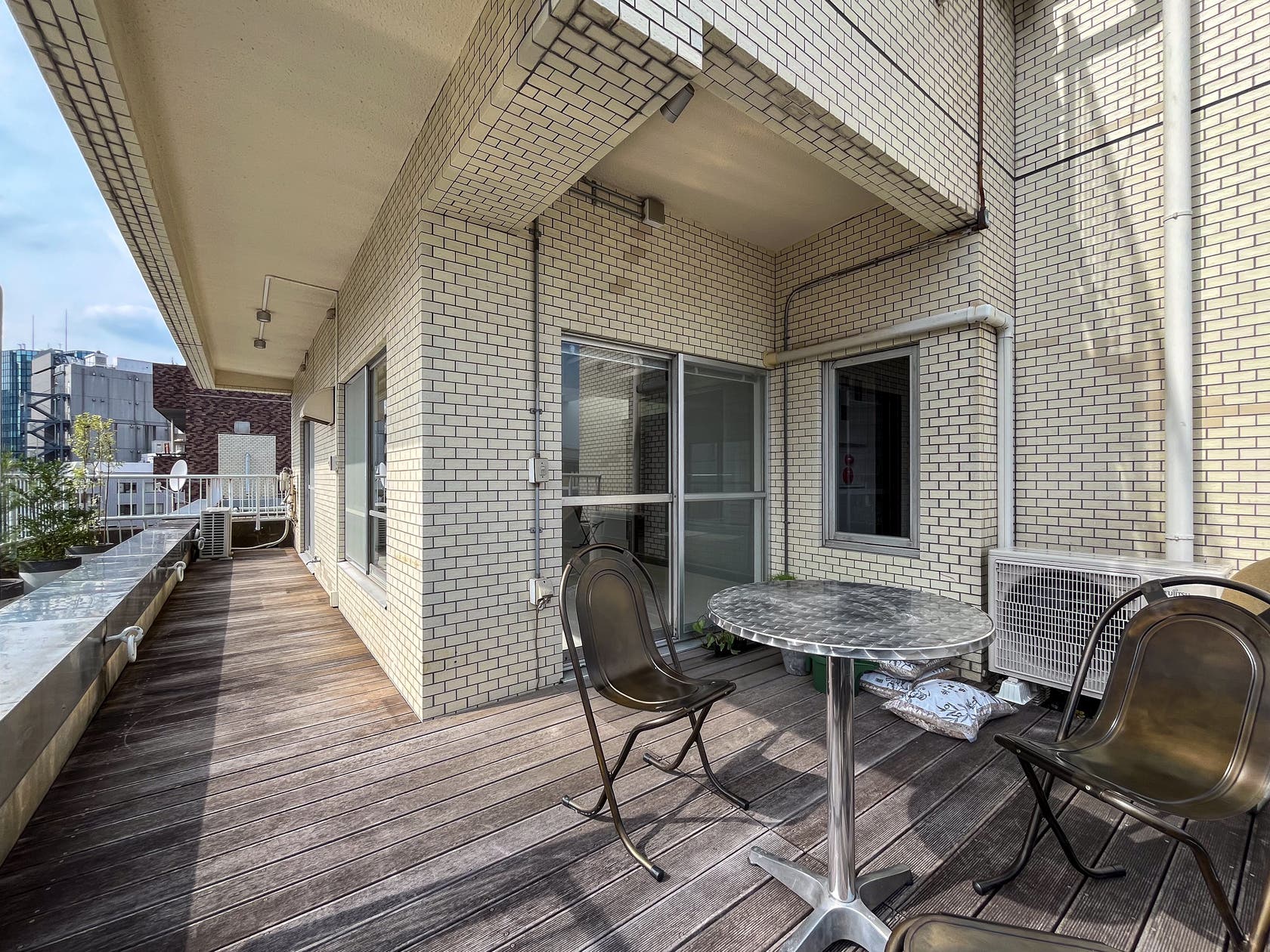 【渋谷・表参道】会議・セミナー・撮影に／Wi-Fiあり・ プロジェクター貸出無料 76㎡広々スペースの写真7