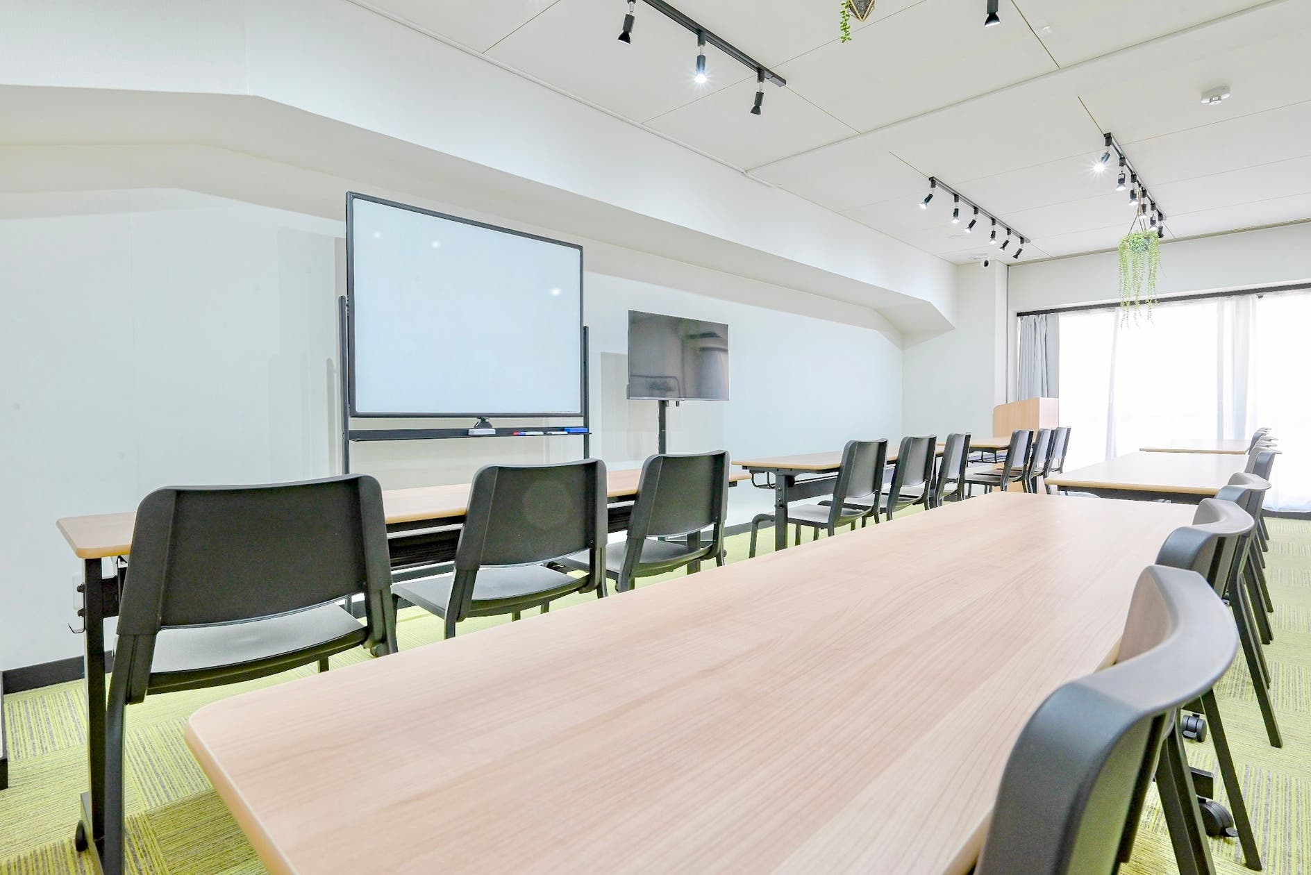 🥳新大阪駅3分〈COCO会議室新大阪〉駅近最大30名/セミナー/貸し会議室/ビジネス&amp;懇親会&amp;撮影/当日予約OKの写真7