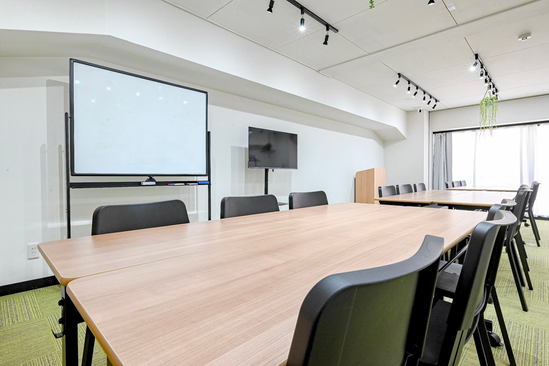 🥳新大阪駅3分〈COCO会議室新大阪〉駅近最大30名/セミナー/貸し会議室/ビジネス&amp;懇親会&amp;撮影/当日予約OKの写真9