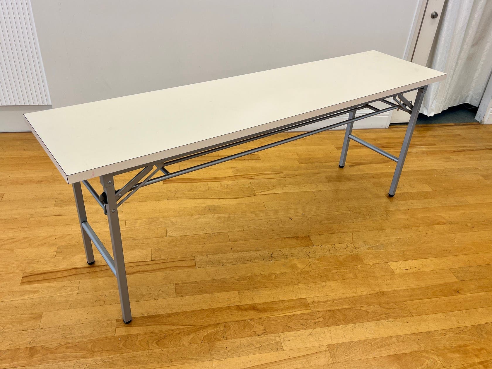 JR関内駅徒歩2分、広々換気十分スペース！の写真5