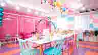 【カップケーキ】原宿系クレイジーメルヘン🧁 毒々しいほどビビットでカラフルなデコラティブなスタジオの写真2