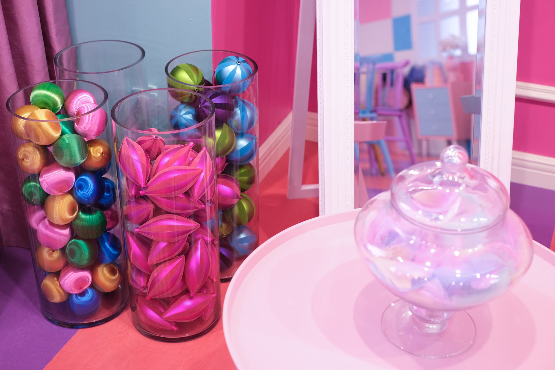 【カップケーキ】原宿系クレイジーメルヘン🧁 毒々しいほどビビットでカラフルなデコラティブなスタジオの写真9