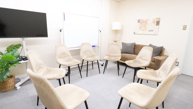 🥳難波駅1分〈COCO会議室なんば駅前店〉超駅近最大14名/セミナー ⏰/ビジネス&懇親会/貸し会議室/当日予約可の写真5